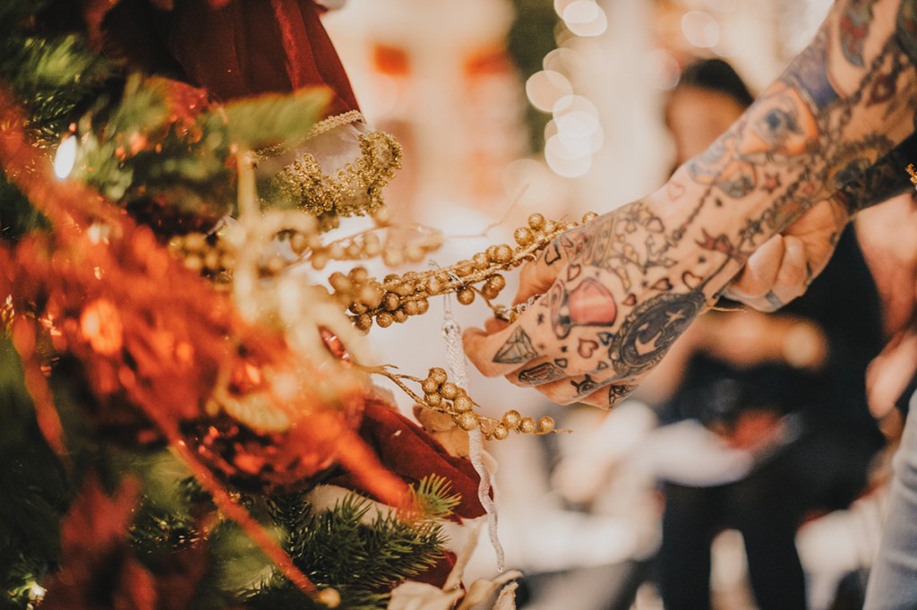 The wonderful world of Goodwill Christmas decorations – AND A THOUSAND ...